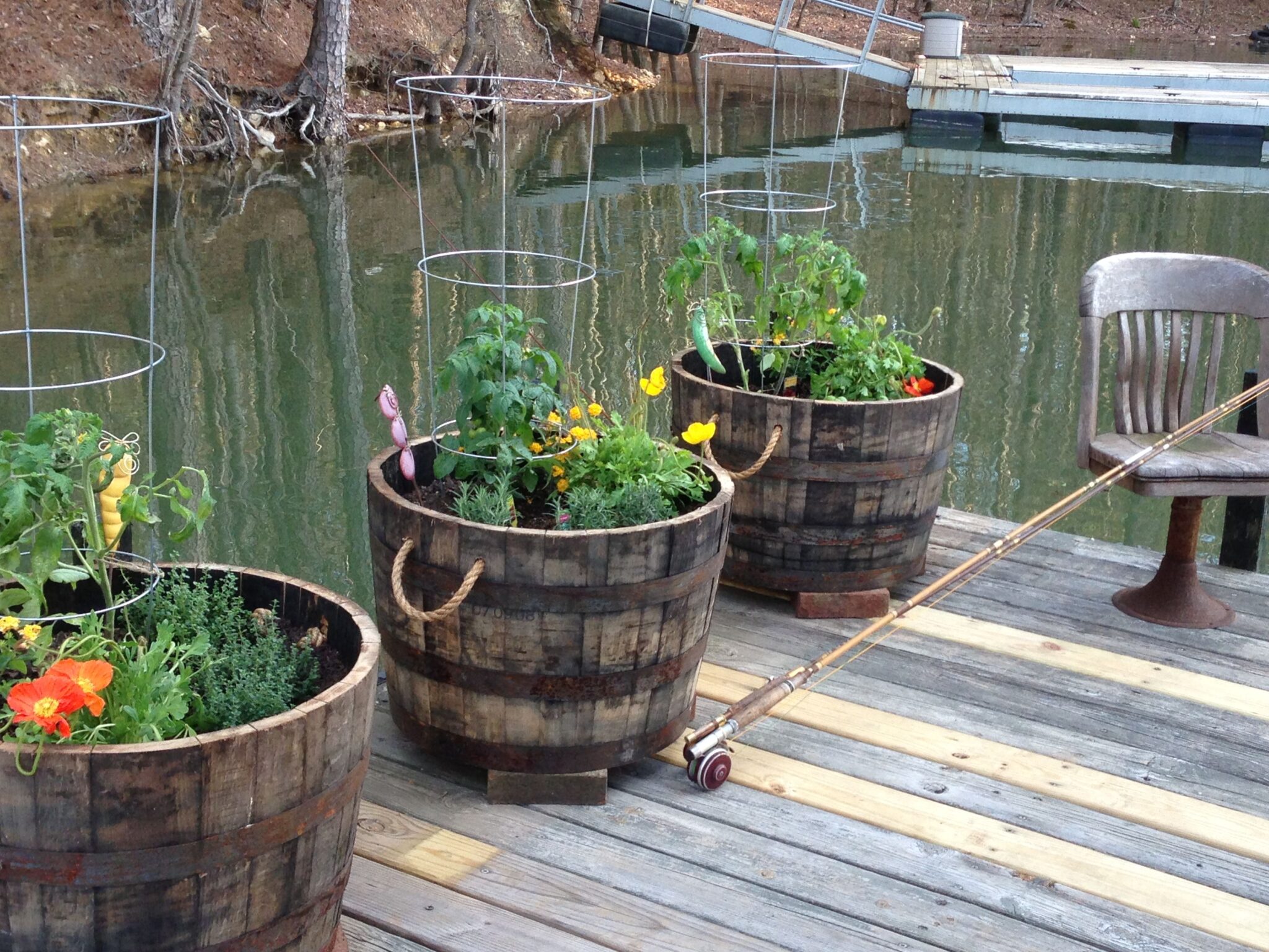9 stunning gardening design ideas that involve wood barrels
