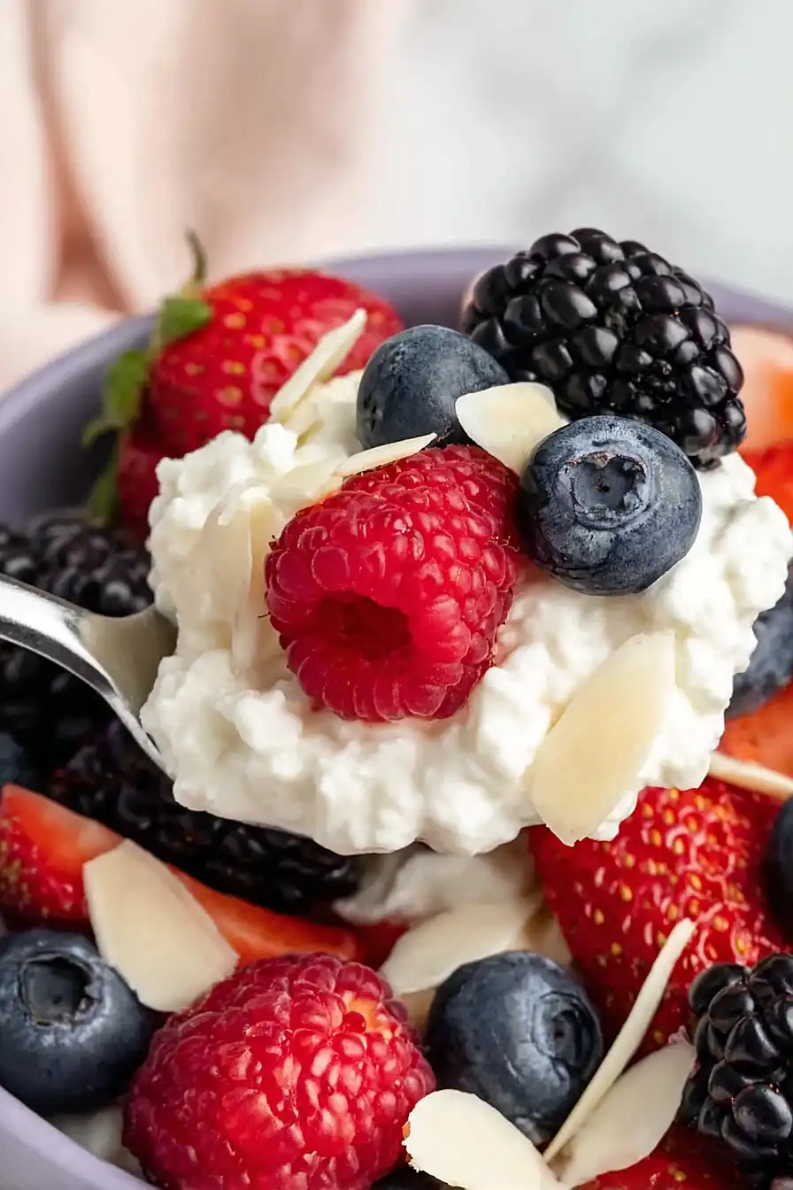 Easy Sweet Cottage Cheese Bowl